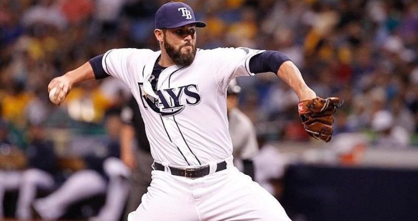 REFUERZA JOSH LUEKE AL CAMPEÓN