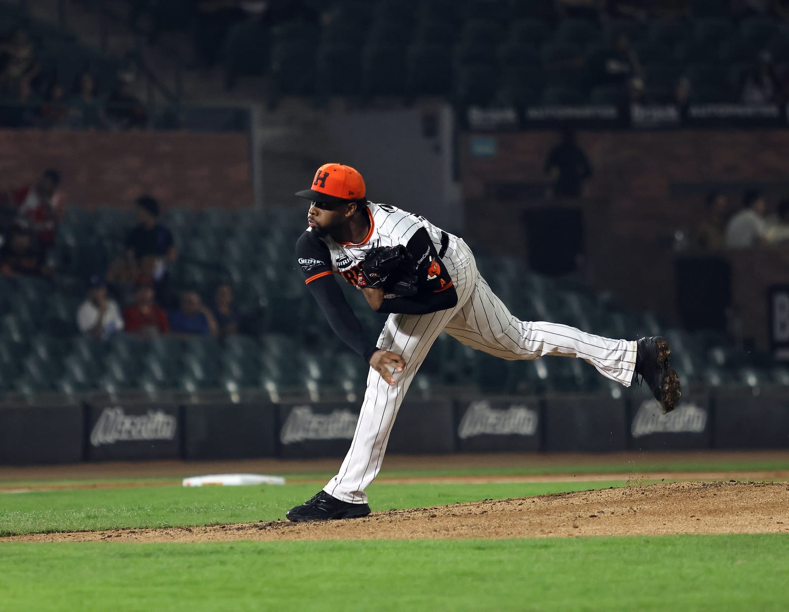 Duelazo de pitcheo y Naranjeros se agencia la serie ante Jaguares